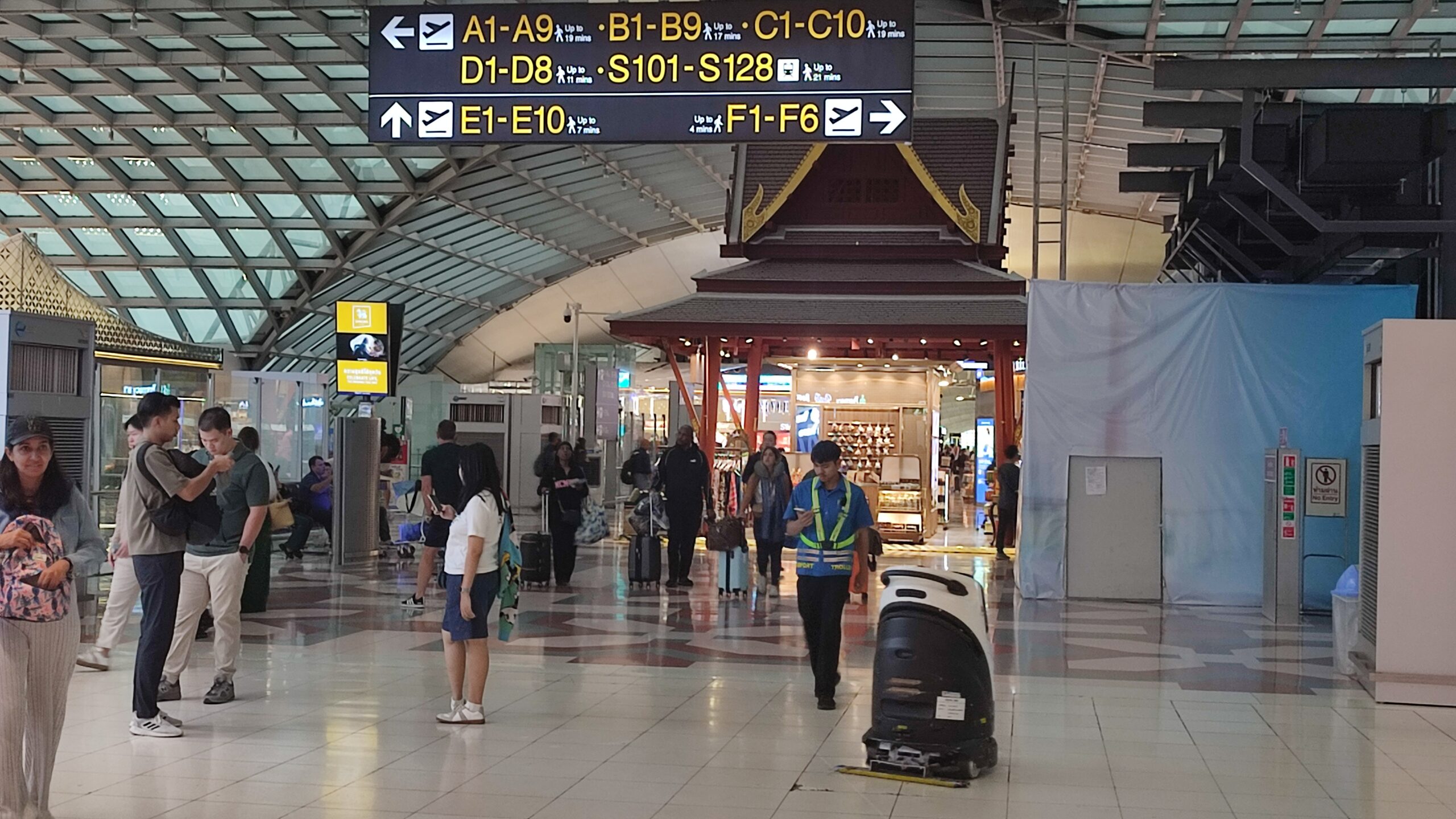 Bangkok Suvarnabhumi Airport Reviews (BKK) – Sleeping in Airports